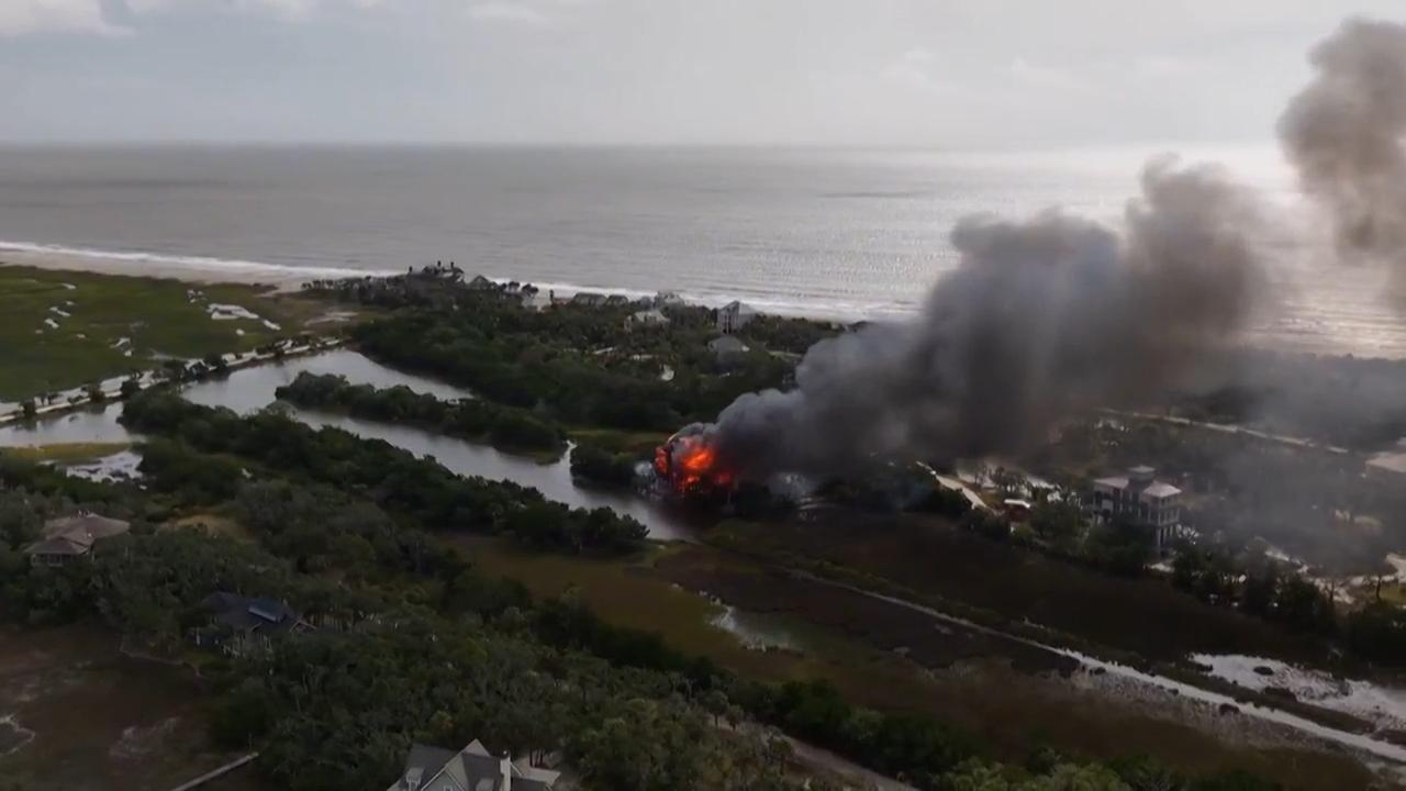 Agents investigate cause of fire that destroyed judge’s home on South ...