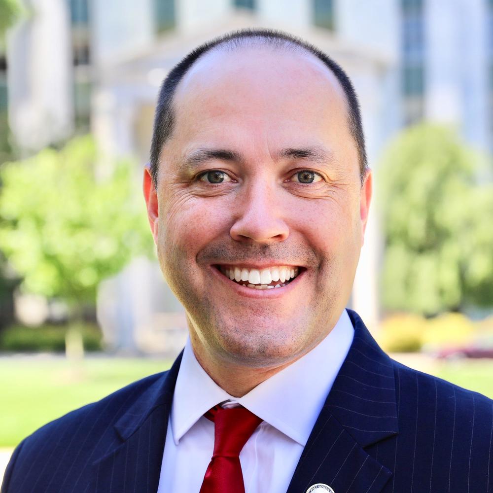 Candidate for governor makes stops in Savannah area ahead of primary