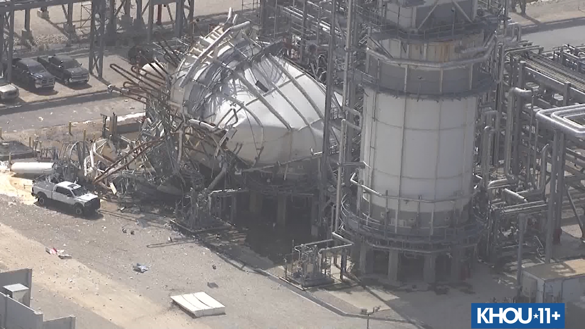 Aerials: 3 hurt in Mont Belvieu explosion, plant fire, officials say