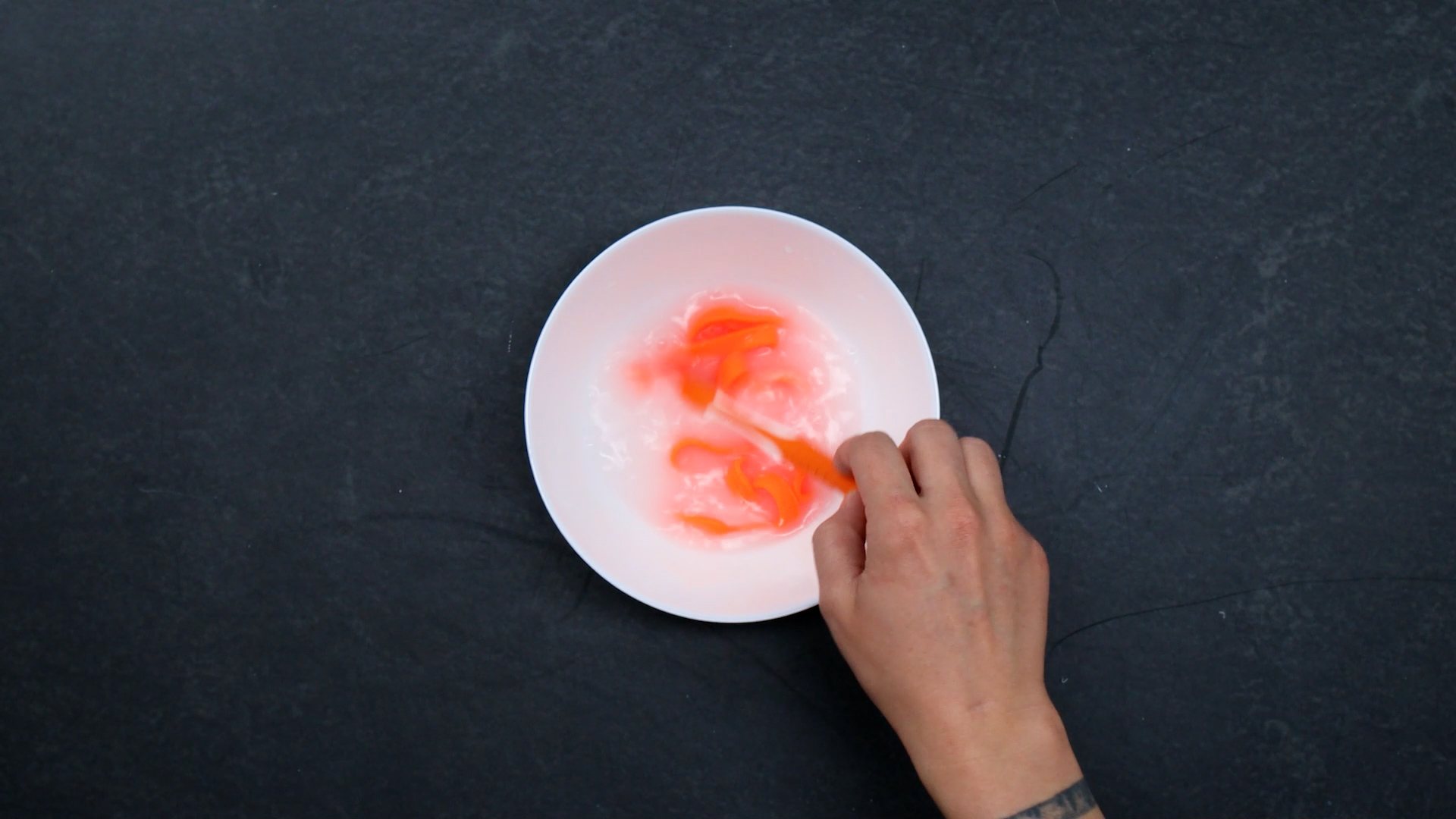 Useful Toothpaste Hacks for Everyday Solutions