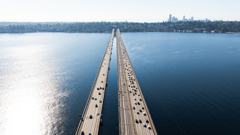 Seattle Has A Powered Train That Can Cross A Floating Bridge - Here's ...