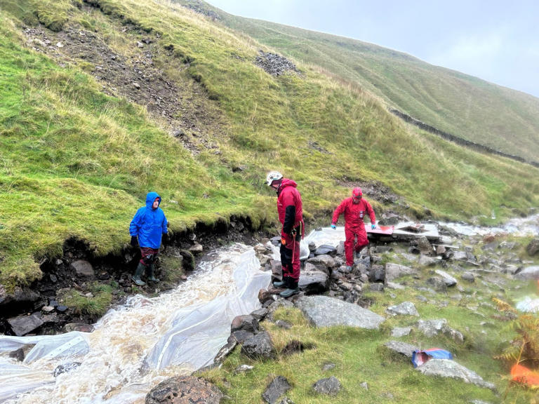 Storm-hit cave rescue saves three trapped in Yorkshire