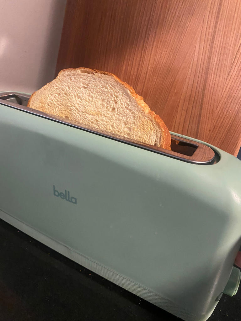 This $25 Amazon Toaster Is A Space Saver In My Small Kitchen — Here's Why