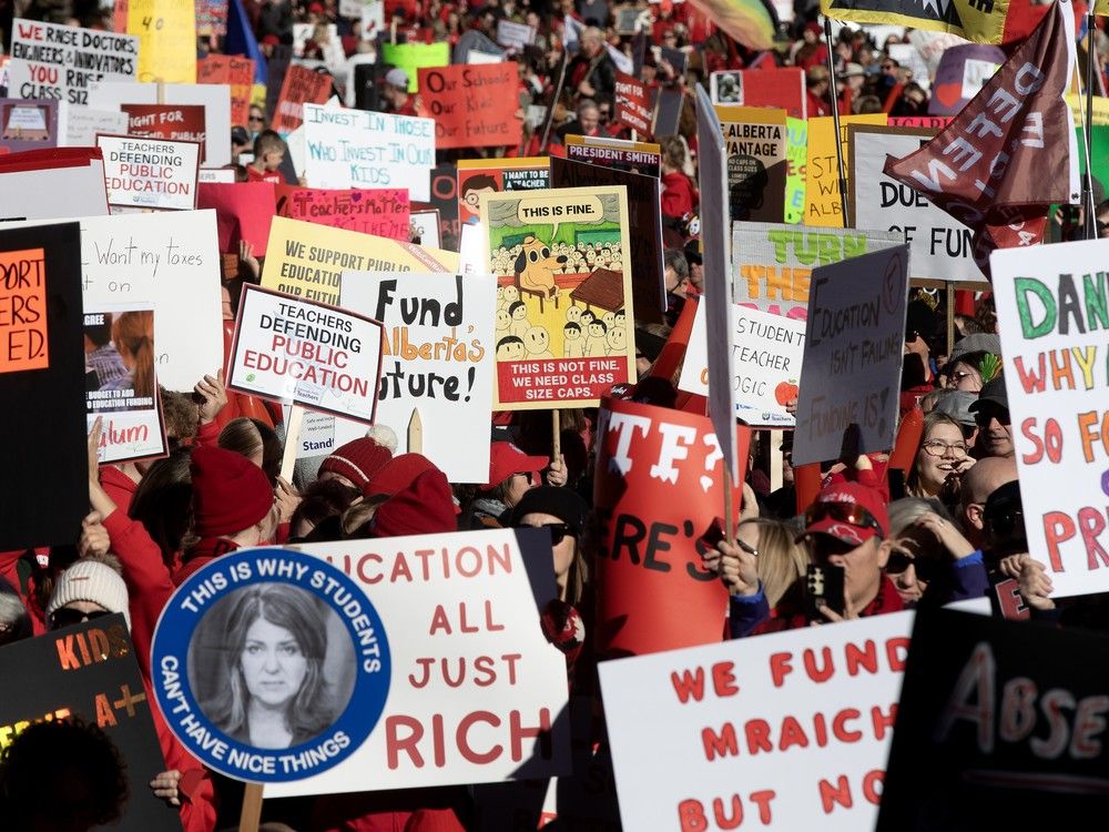 Small business group warns of impact from Alberta teachers' strike