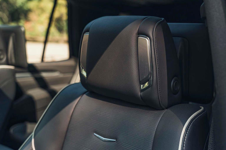 2025 Cadillac Escalade Tested: The Hip-Hop Star Adapts to a Supporting Role