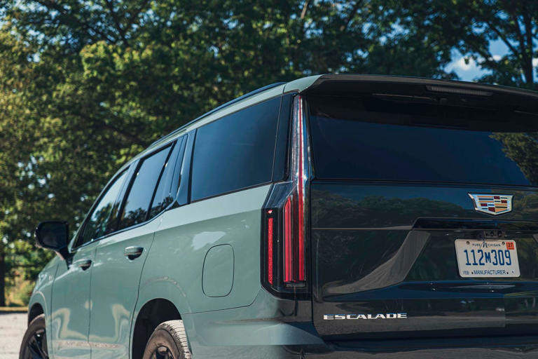 2025 Cadillac Escalade Tested: The Hip-Hop Star Adapts to a Supporting Role