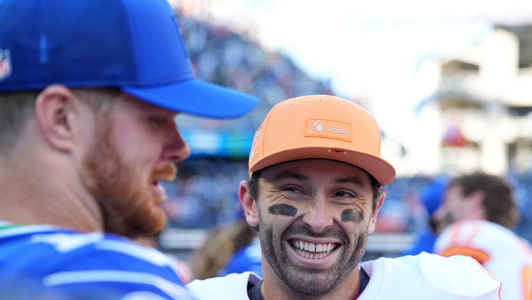 Baker Mayfield, Sam Darnold’s Postgame Handshake Turns Heads After Bucs ...