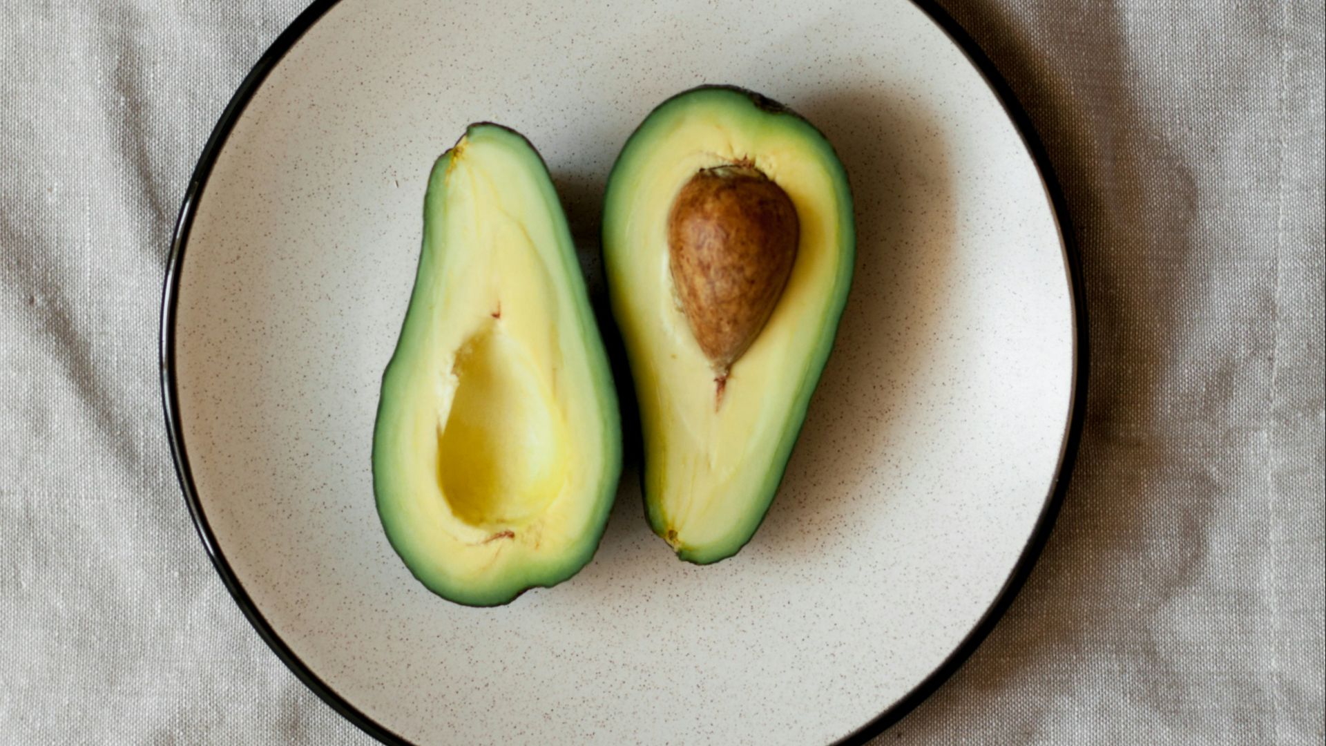 10 Reasons to Eat More Avocados & 10 Delicious Recipes to Try