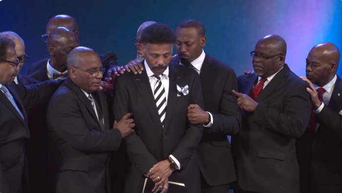 Oak Cliff Bible Fellowship founder Tony Evans is restored to ministry ...