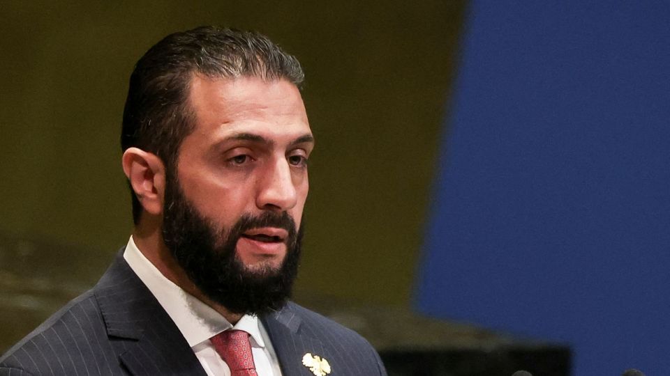 Eligen a pocas mujeres legisladoras en las primeras elecciones parlamentarias de Siria tras la ...