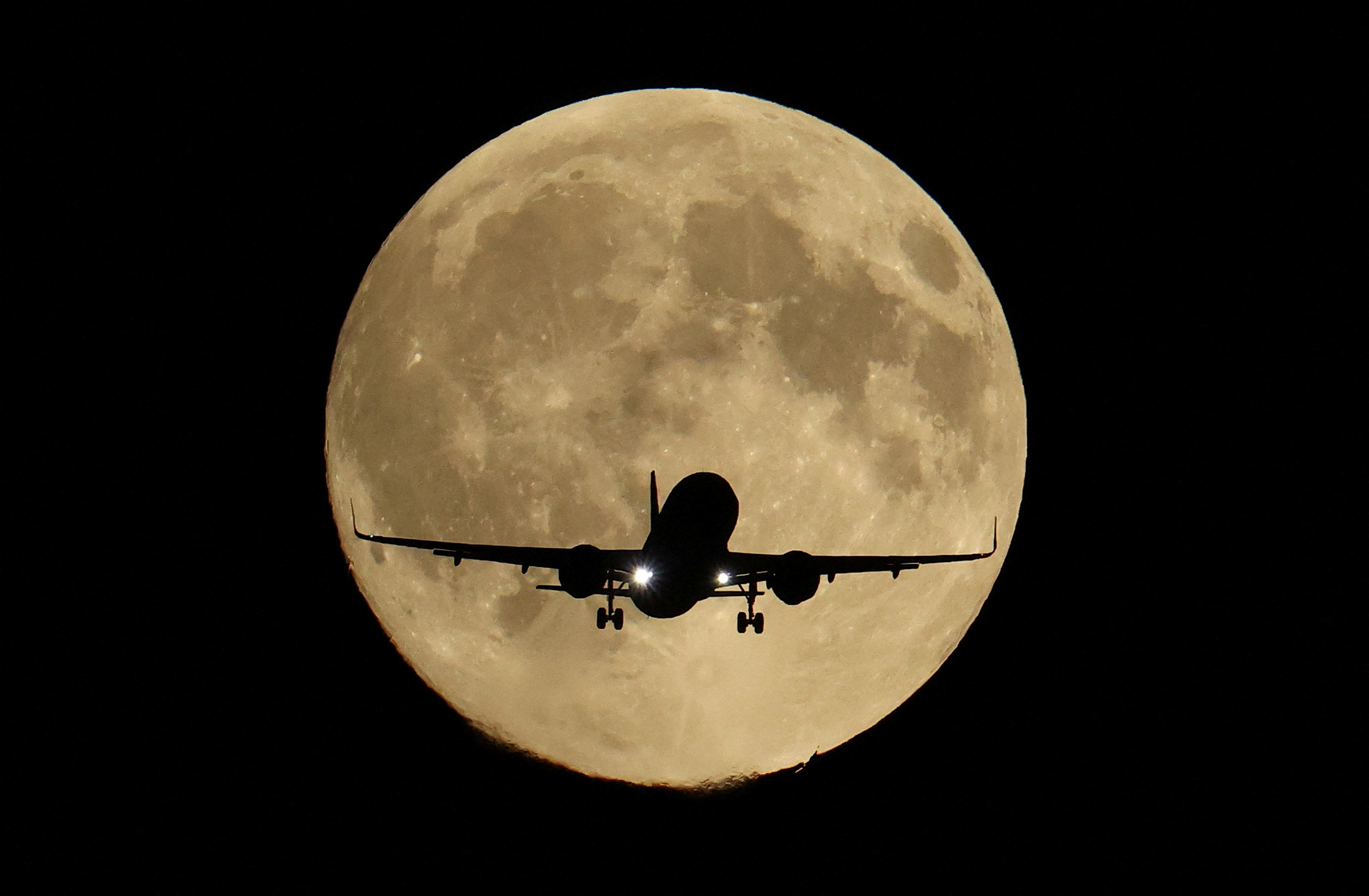 October's Harvest Moon lights up sky as first supermoon of 2025