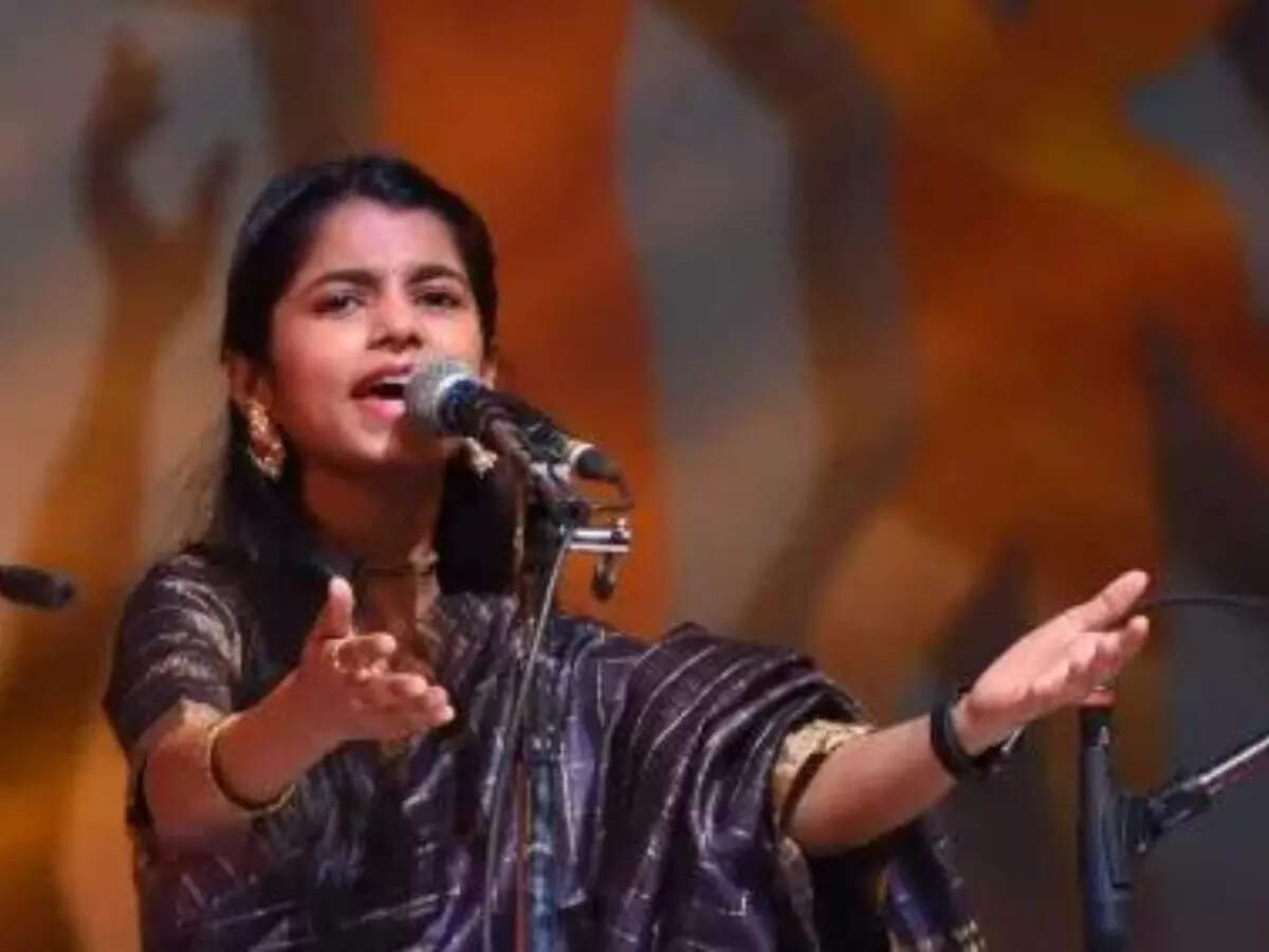 Maithili Thakur, popular folk singer, hints at Bihar poll run