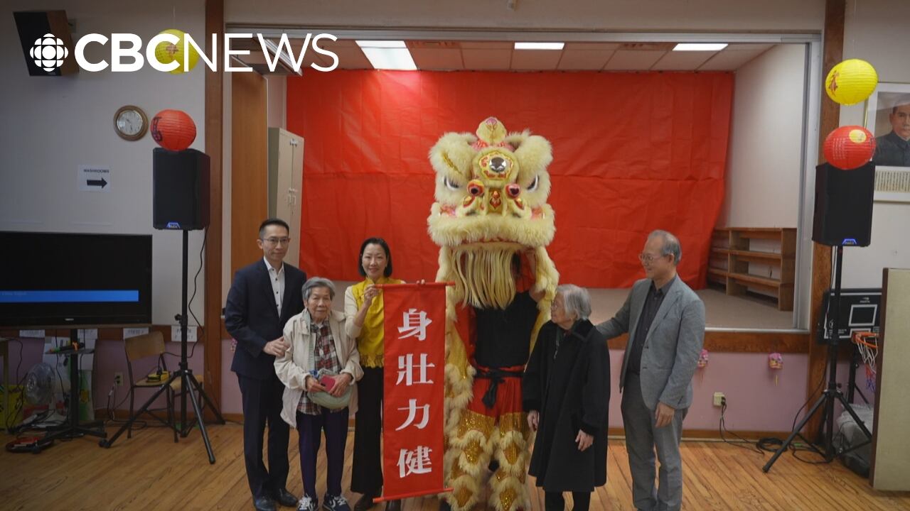 A Vancouver community celebrates Mid-Autumn Festival