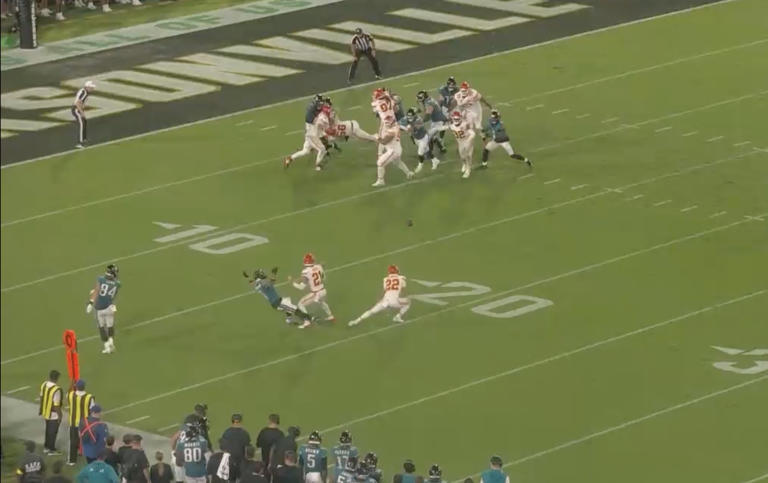 ESPN rules analyst calls out 'big miss' from NFL refs