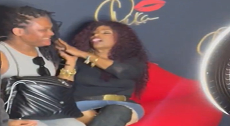Chaka Khan tells woman “Get your hair out my face” at red carpet event ...