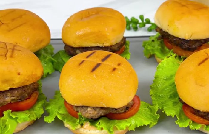 Mudah Dibuat! Resep Burger Homemade Enak Banget dengan Bahan Sederhana
