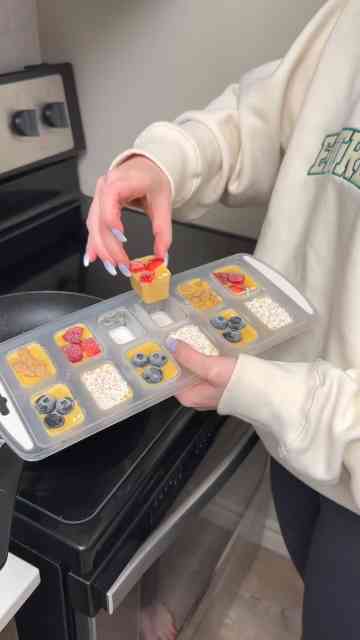 Tiny Pancakes from an Ice Cube Tray | Cute & Delicious Recipe