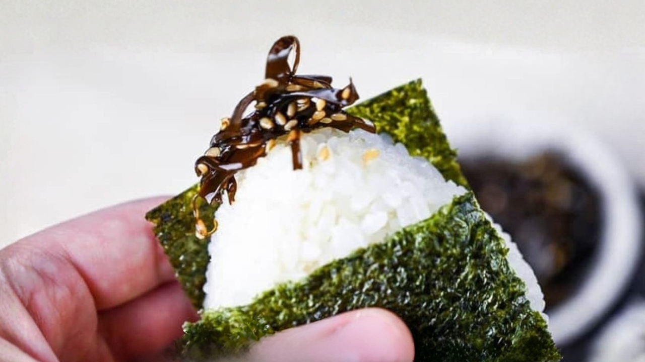 How to Make Kombu Onigiri Rice Balls