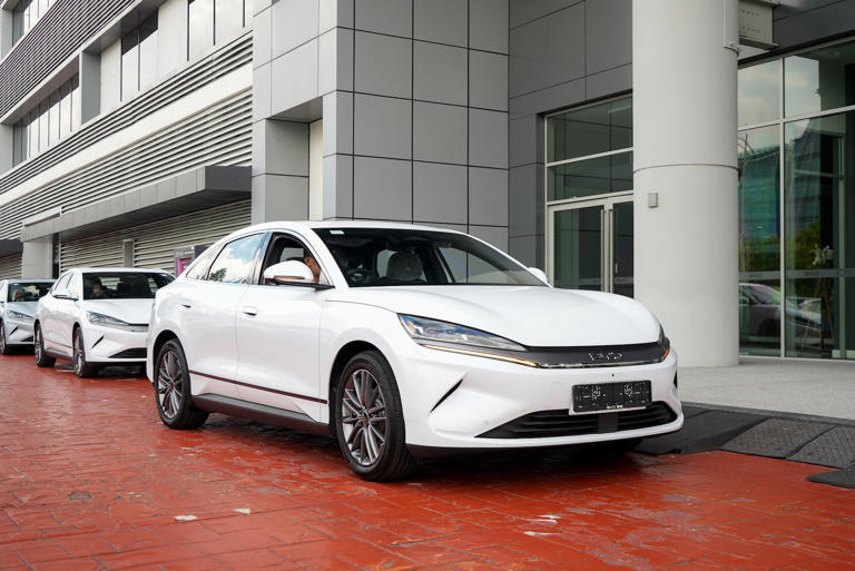 MITI officially sets RM250,000 as the minimum price for CBU EVs in Malaysia
