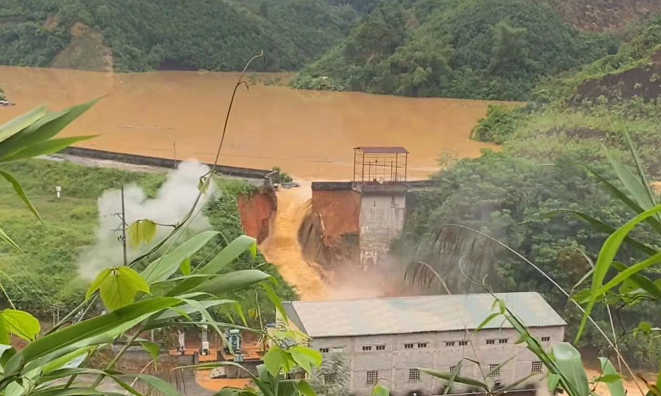 Hydropower dam bursts in Vietnam after downpour, villages at risk