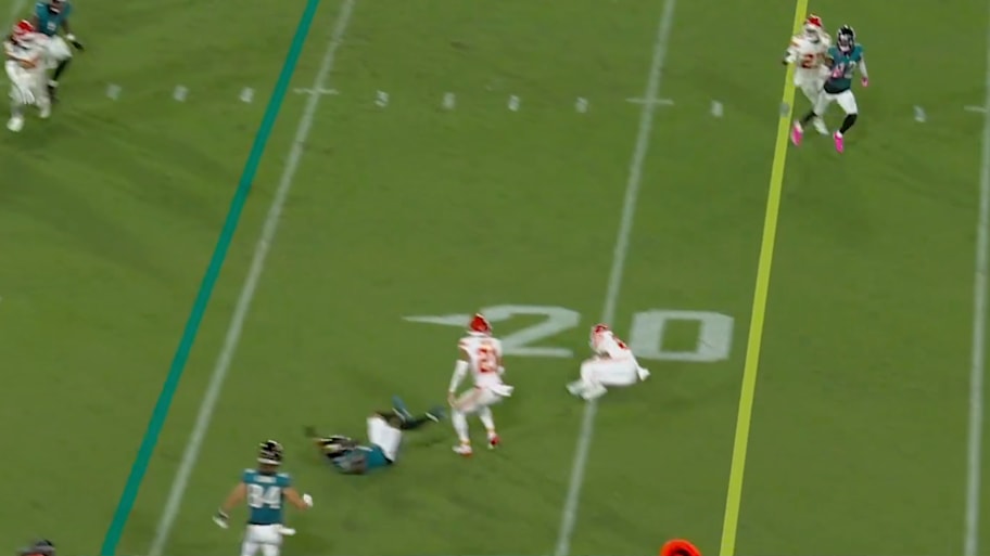 Joe Buck Calls Out Officials For Missed PI Call on Huge Chiefs Interception