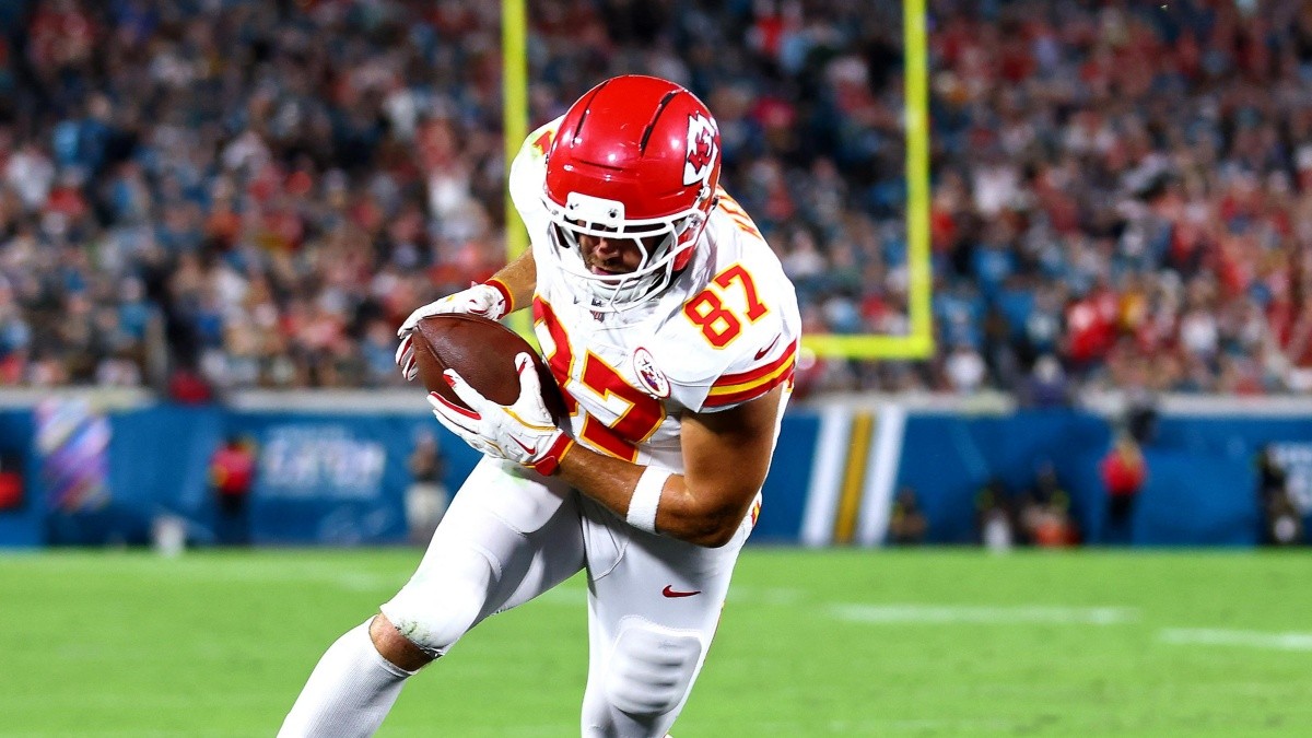 NFL: Travis Kelce Breaks Historic Total Yards Record with the Chiefs vs ...