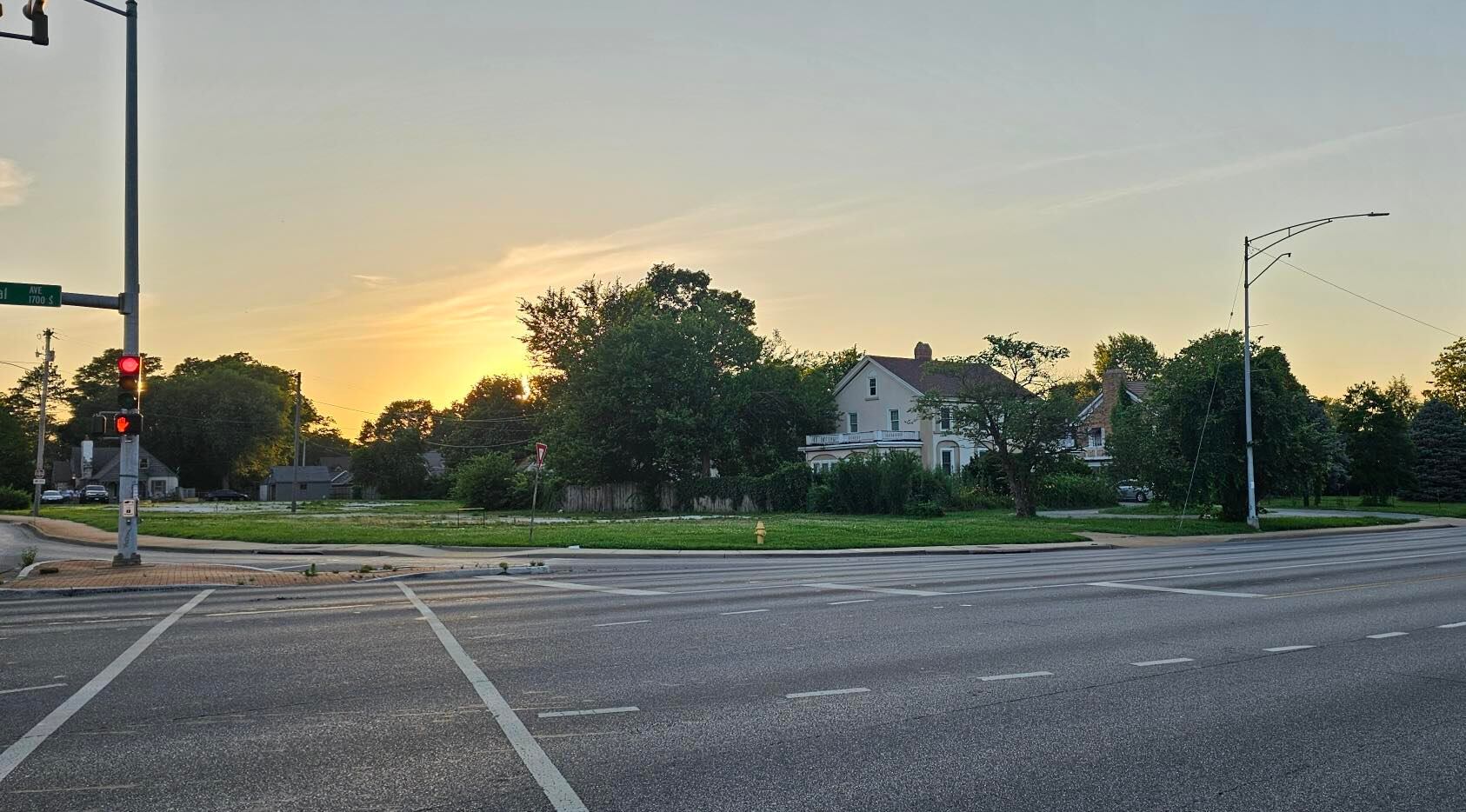 New twist in proposed rezoning at National and Sunshine