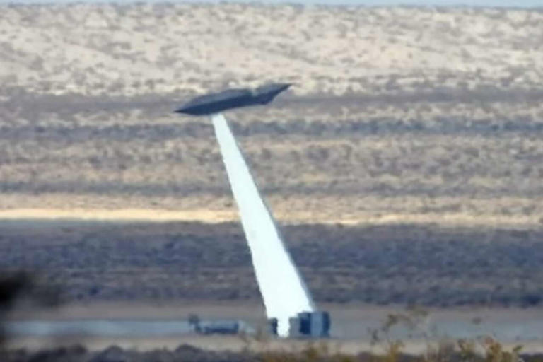 Video: Mysterious object spotted at Lockheed Martin test site in the USA