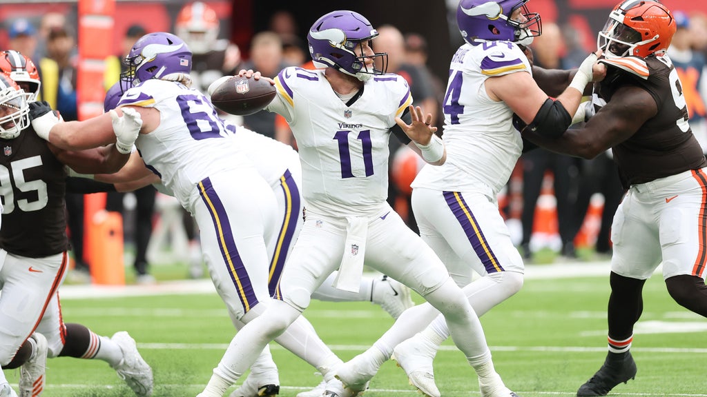 Minnesota Vikings lean again on strong chemistry to fuel win over Browns despite hardships