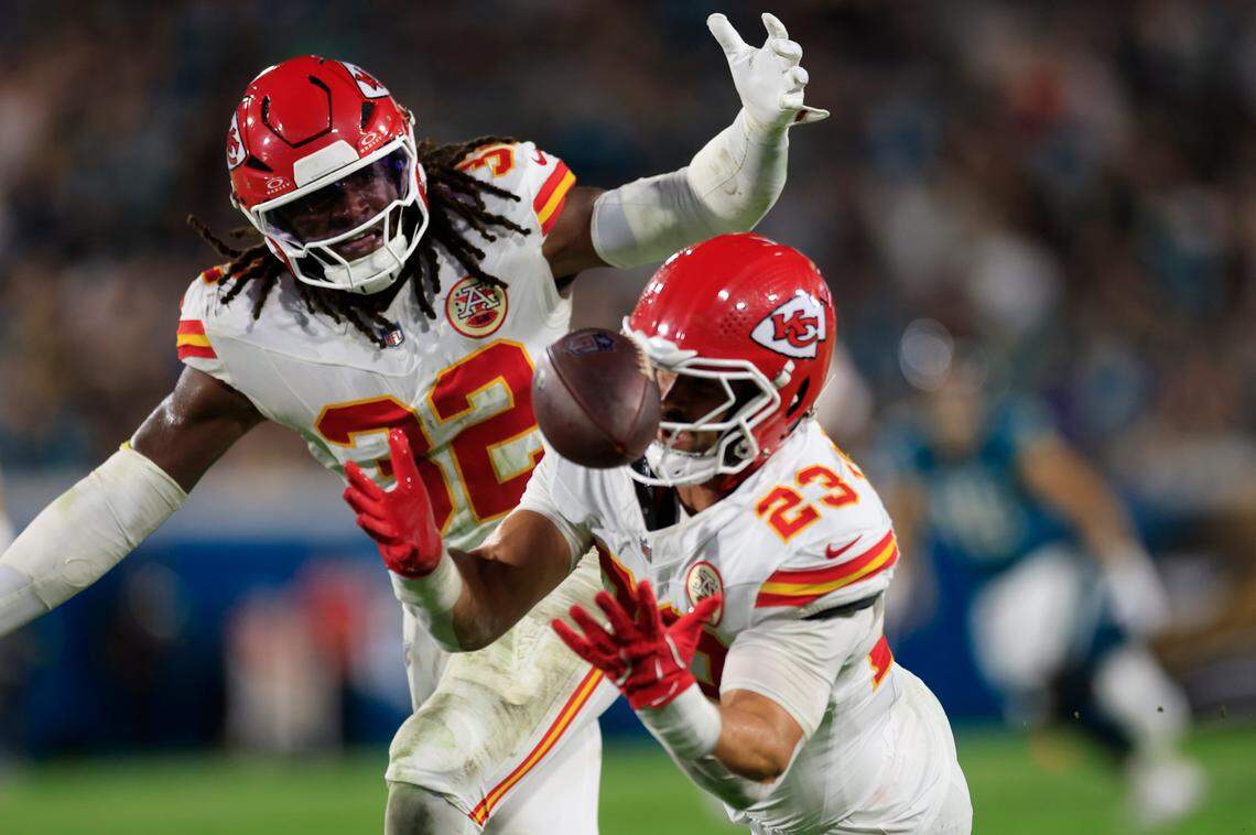 One big play in KC's loss was this missed interception by three Chiefs ...