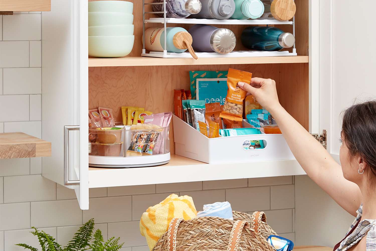 If Your Pantry Is a Bit of a Mess, These 10 Organization Hacks Will Fix ...