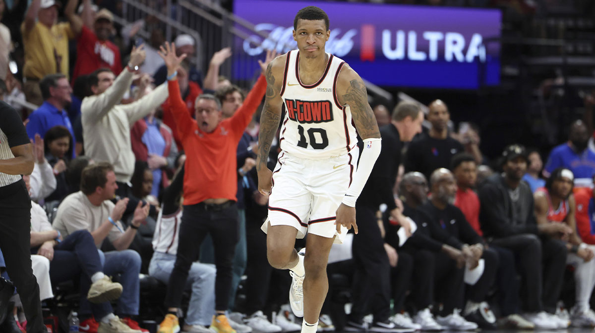 Rockets’ Jabari Smith Jr. posterizes Hawks’ Onyeka Okongwu in preseason ...