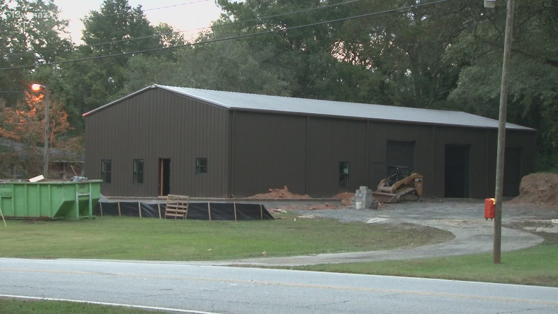 'It's kind of an eyesore' | Neighbors raise questions about new Tucker ...