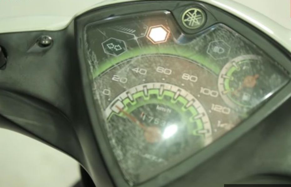 Mika Speedometer Retak dan Kusam, Obatnya Cukup Pakai Oli dan Pasta Gigi