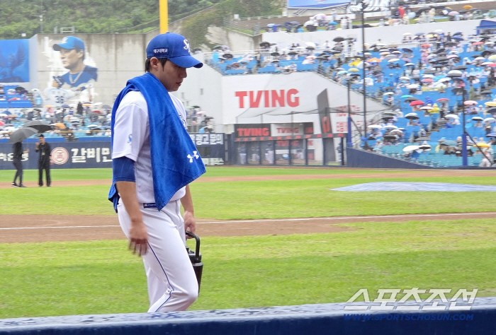 Waka 2nd round starter Won Tae-in avoiding rain