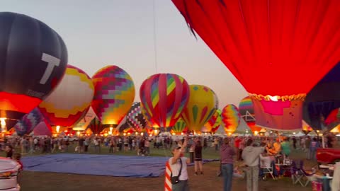 US: Albuquerque International Balloon Fiesta Fills Sky with Hundreds of ...