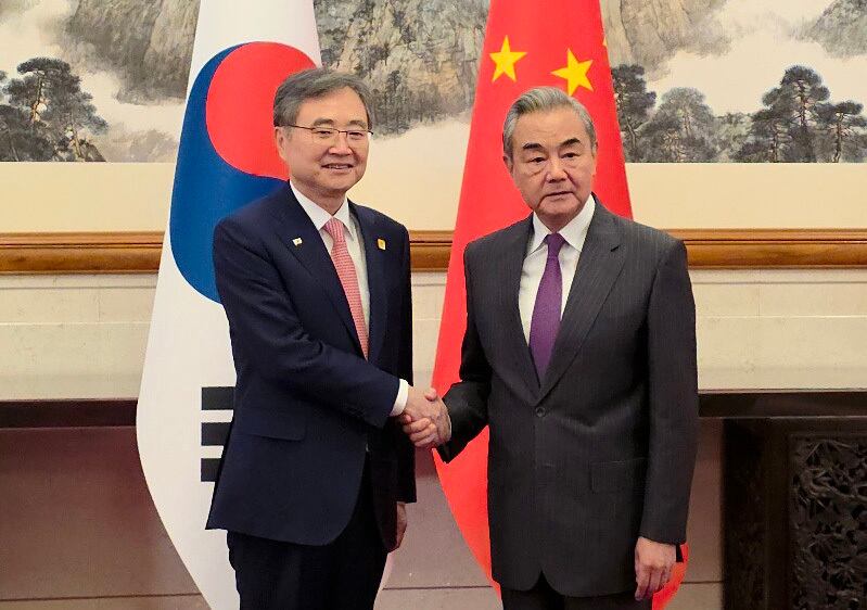Cho Hyun, Chinese Vice Minister Discuss Bilateral Ties, Denuclearization