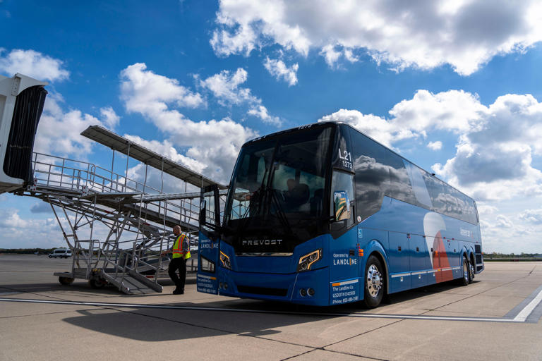 American Airlines bus to offer 'hassle-free' connection from Rockford ...