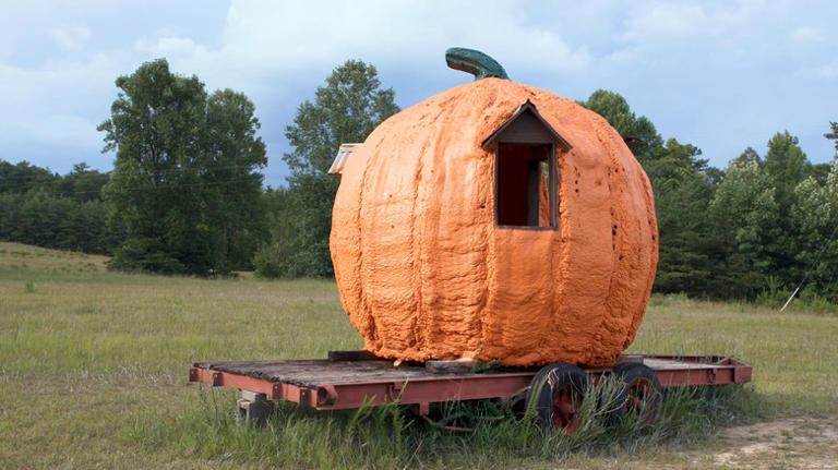 Hidden Outside Greenville Is A Cozy South Carolina Village Known For ...