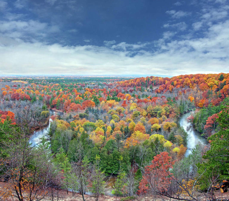 Five leaf-peeping destinations to visit in Michigan this fall