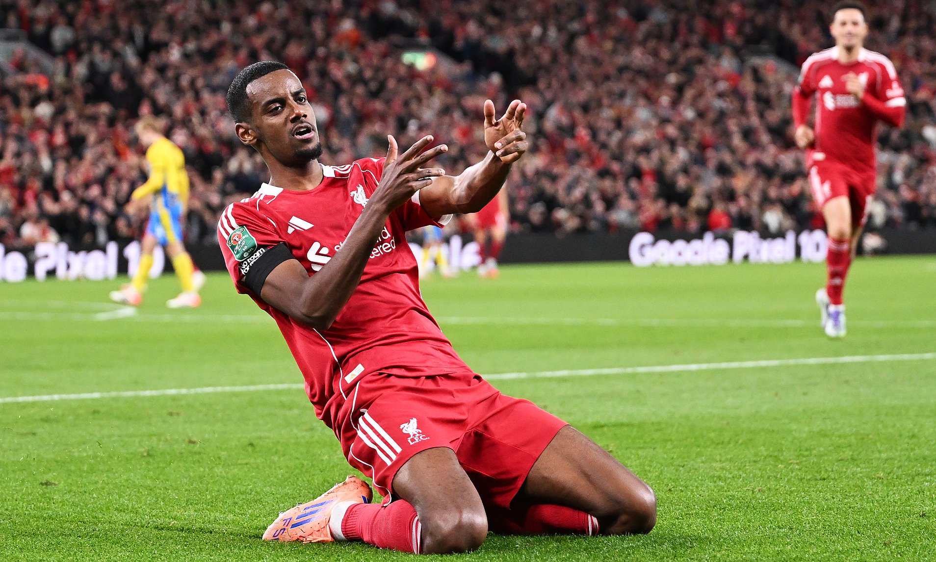 Alexander Isak scores first Liverpool goal since British record £125m move