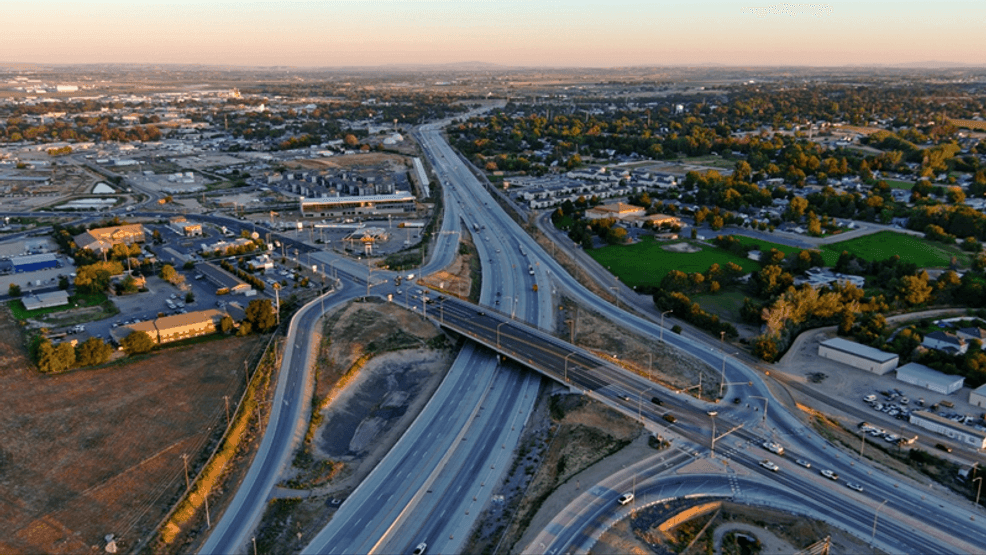Westbound I-84 to close overnight for sign installation