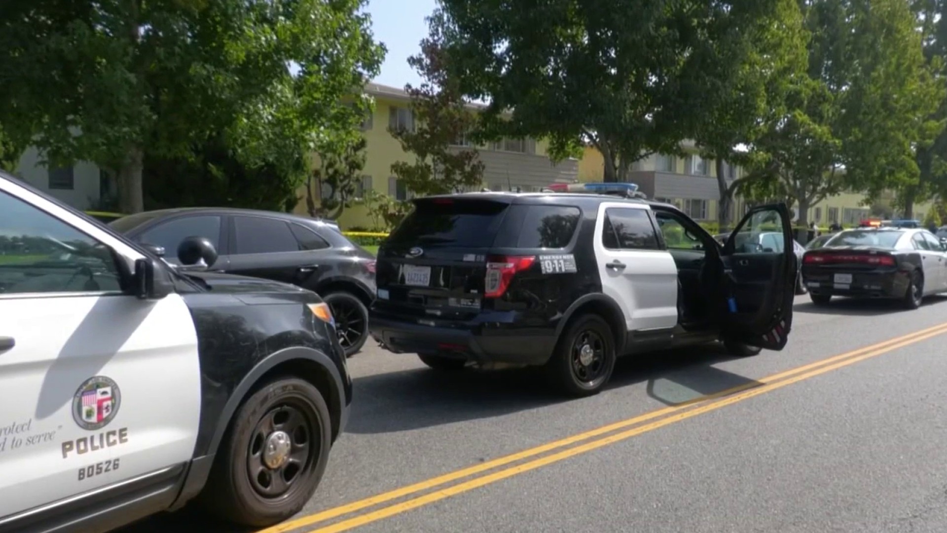 Domestic violence suspect crashes into LAPD car while running away from ...