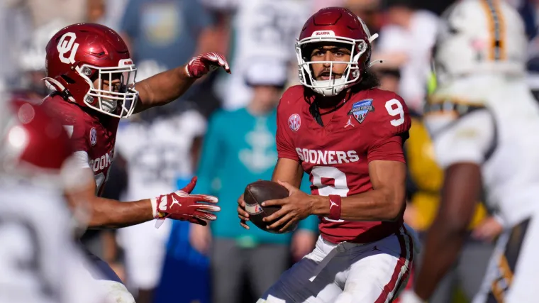 Who is Michael Hawkins? Meet Oklahoma's backup QB filling in for ...