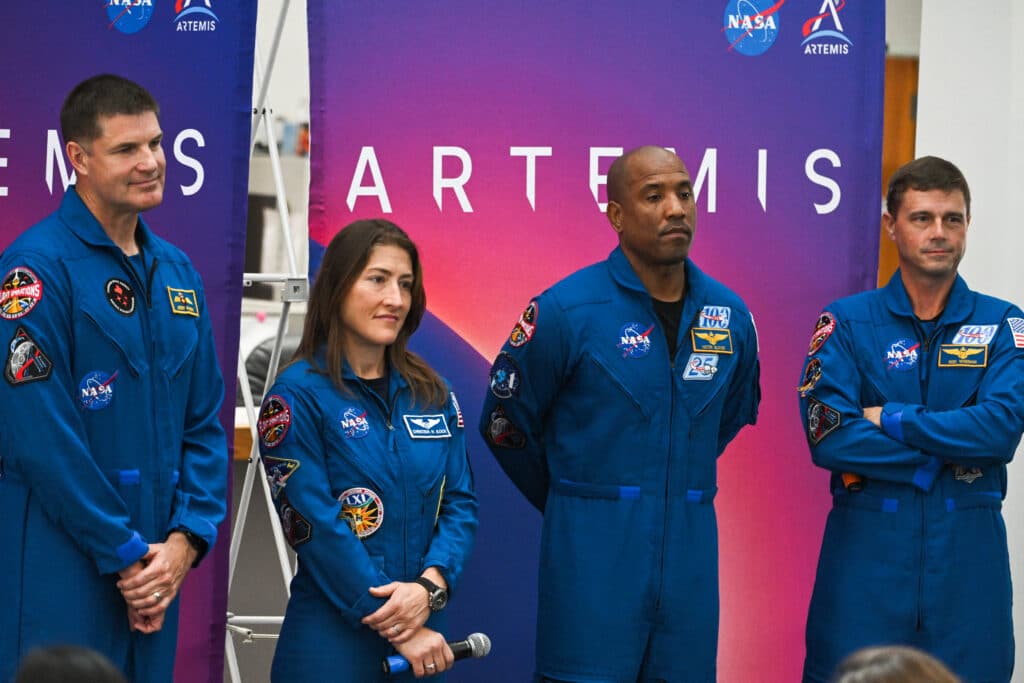 NASA: We are on track to send astronauts around the Moon in 2026