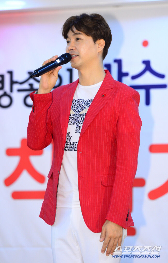 Jay's father Park Soo-hong wants to raise his child alone. Fact-bombing ...