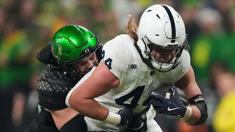 How to Watch, Stream the Penn State-Oregon Game