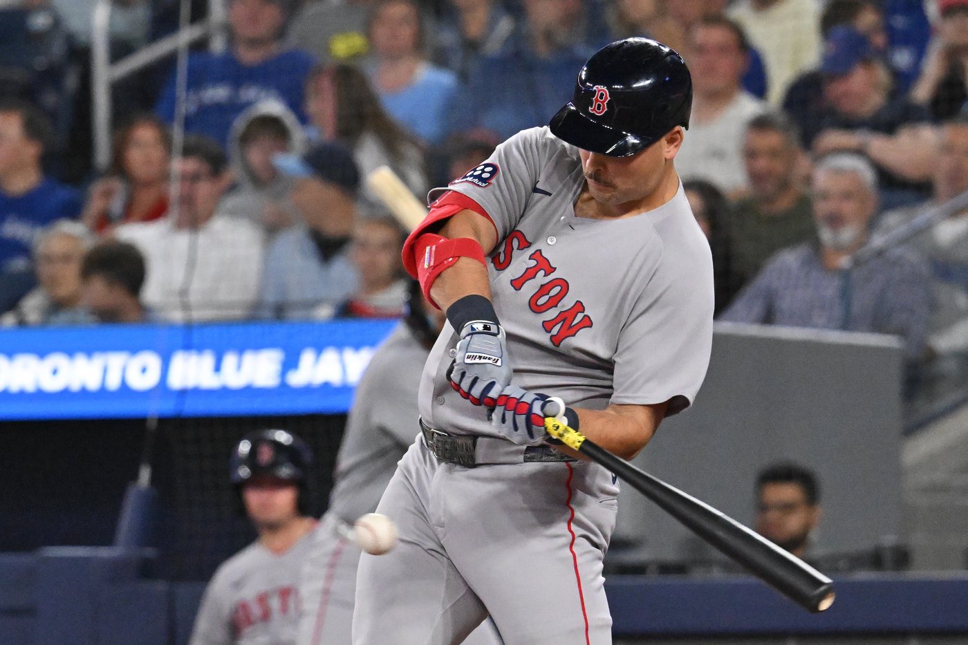 Lowe's two RBI singles lift Red Sox over Blue Jays 4-1; AL East pennant race tightens