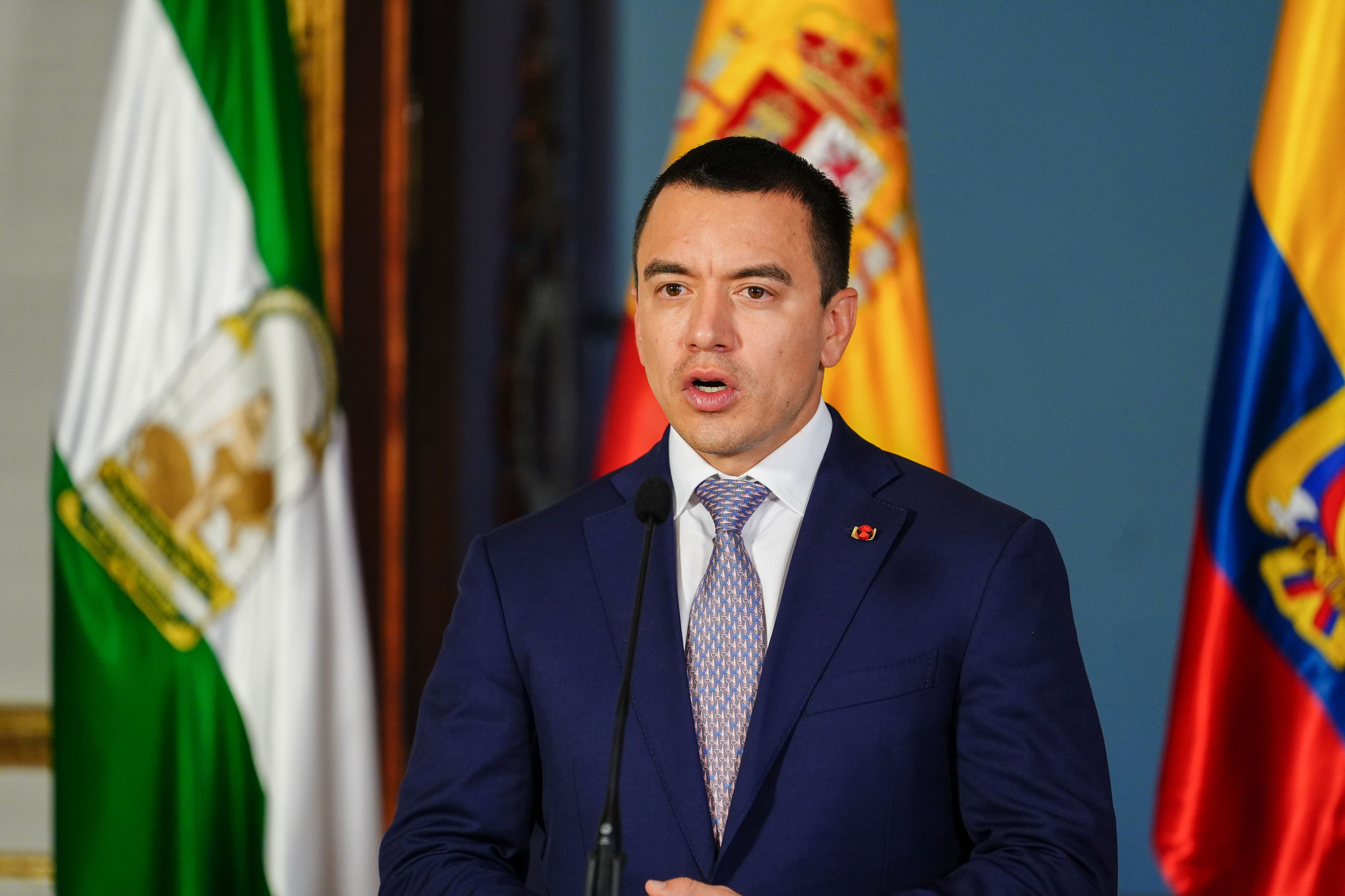 Ecuador anuncia aranceles a todas las importaciones desde Colombia ...