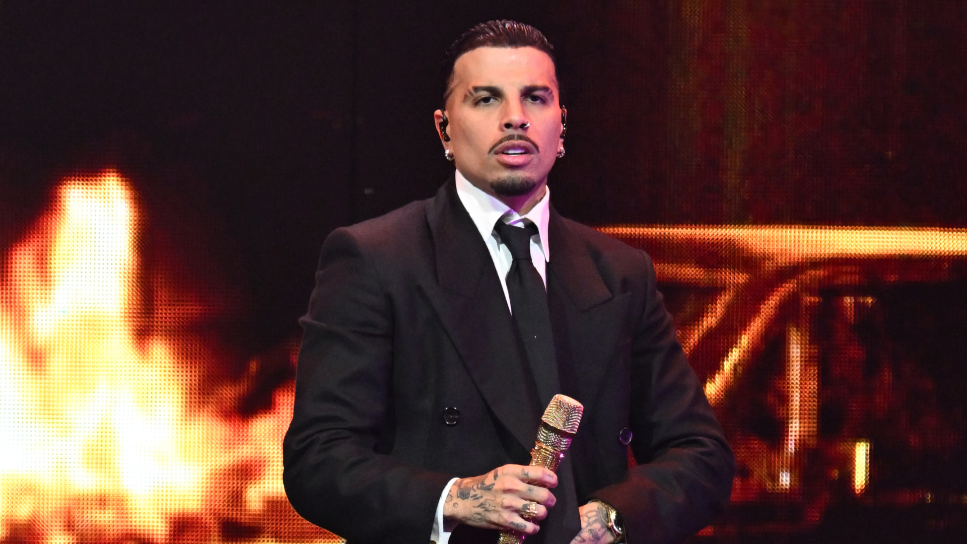 Rauw Alejandro Describes Mid-Performance Anxiety Attack as a ‘Whole ...